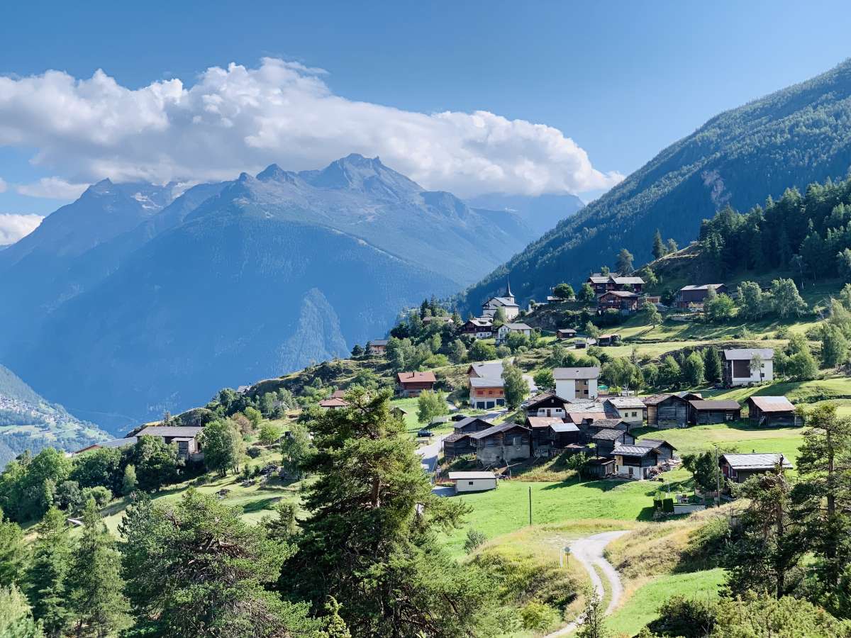 Zeneggen Wandern ♥ Gemeinde Zeneggen im Wallis | wanderglueck.com
